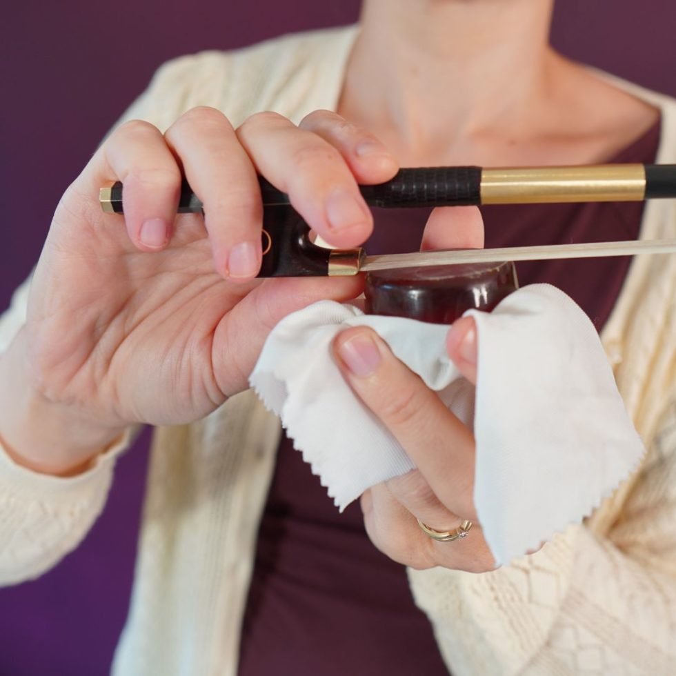 How to Rosin your Violin Bow - Violin Lounge
